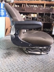 NEW JOHN DEERE AIR RIDE SEAT ASSEMBLY - 6713 - Anderson Tractor Inc.