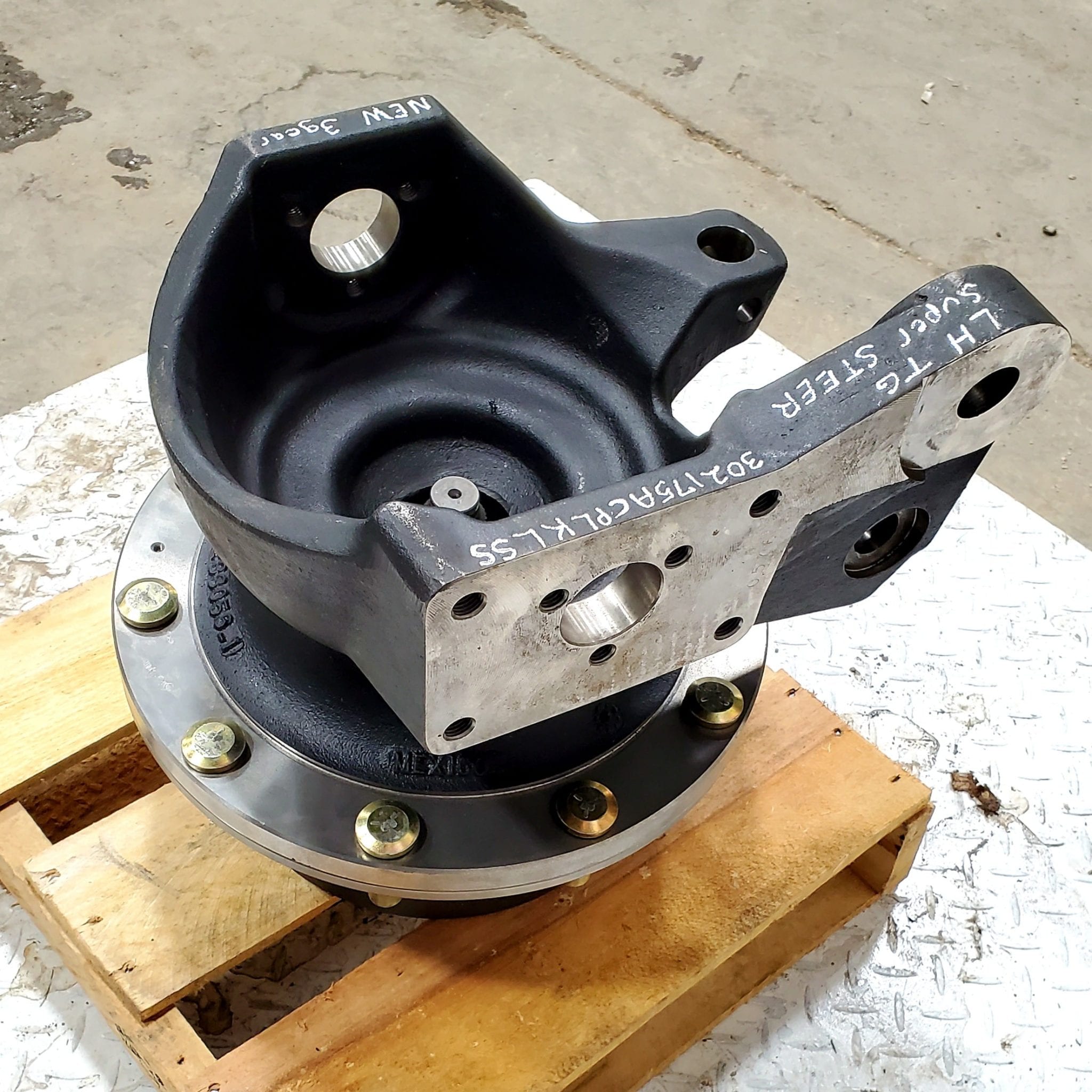 NEW O.E.M. COMPLETE MFWD CORNER WITH LH SUPER STEER KNUCKLE ...