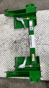 NEW JOHN DEERE TO SKID STEER QUICK ATTACH BRACKET- 832620 - Anderson Tractor Inc.