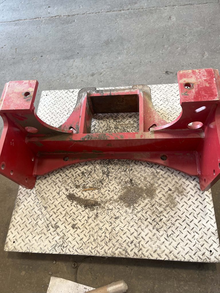 GOOD USED DRAWBAR HANGER - 87737113 - Anderson Tractor Inc.