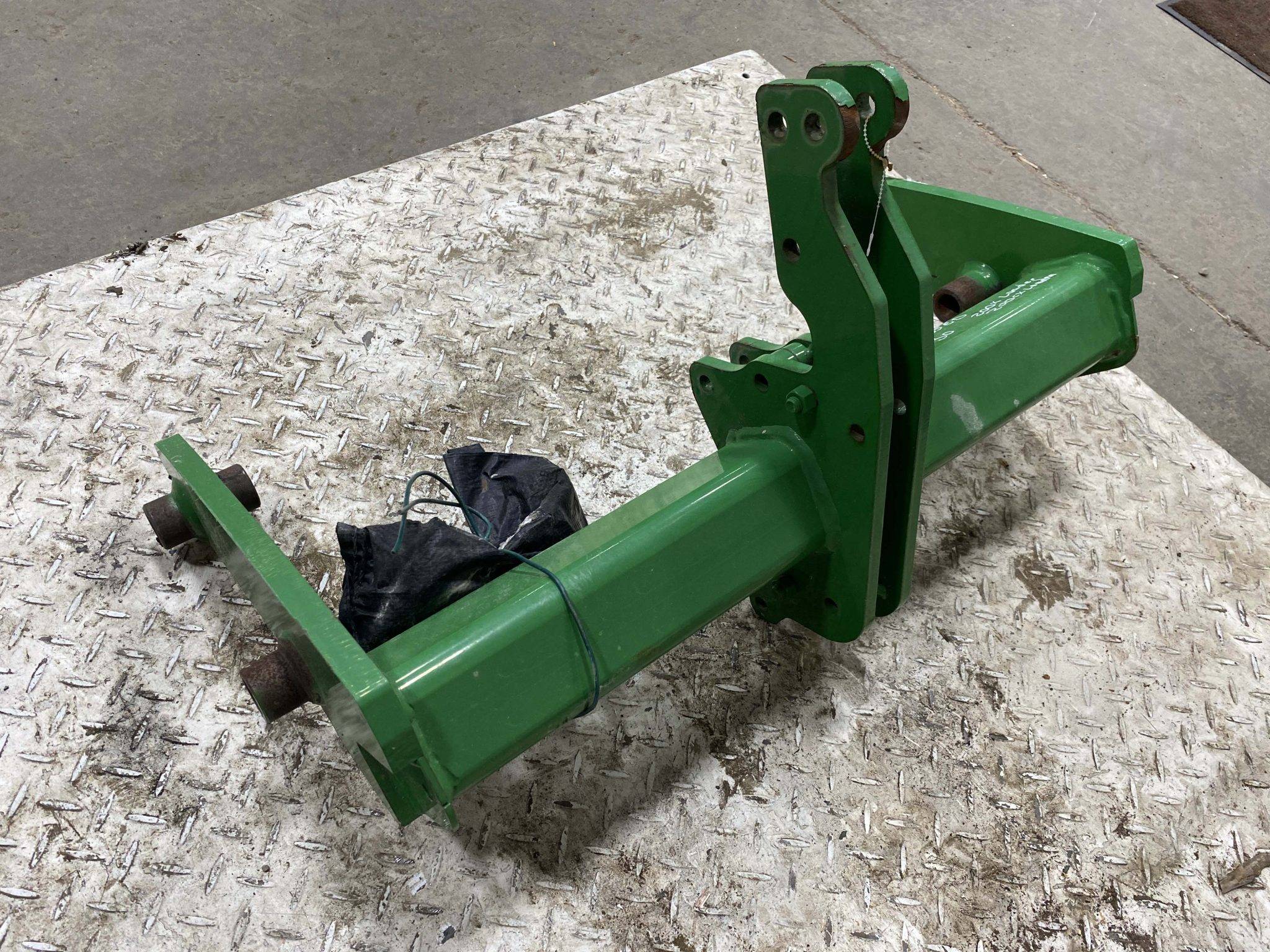 GOOD USED JOHN DEERE LOADER MOUNTING FRAMES - BW15730 - Anderson ...